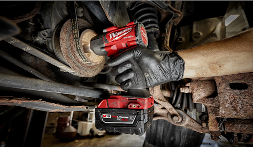 Milwaukee M18 Fuel 1/2 vs 3/8 Impact Wrench: Differences, Specs & Uses ...